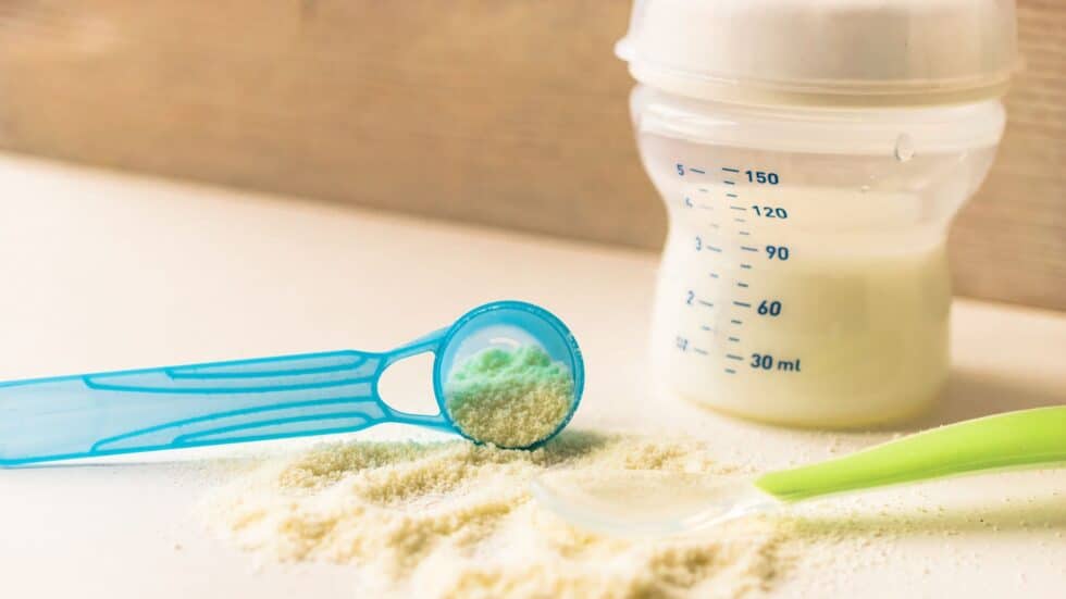Baby Formula Preparation with Distilled Water Guide