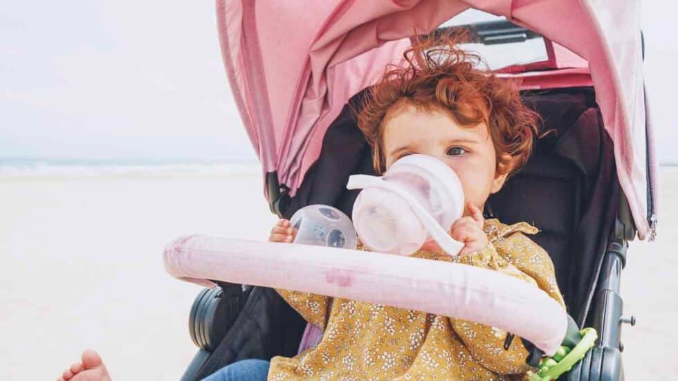 What Age Can a Baby Have Water? The Dos and Don'ts for Newborns | Baby ...